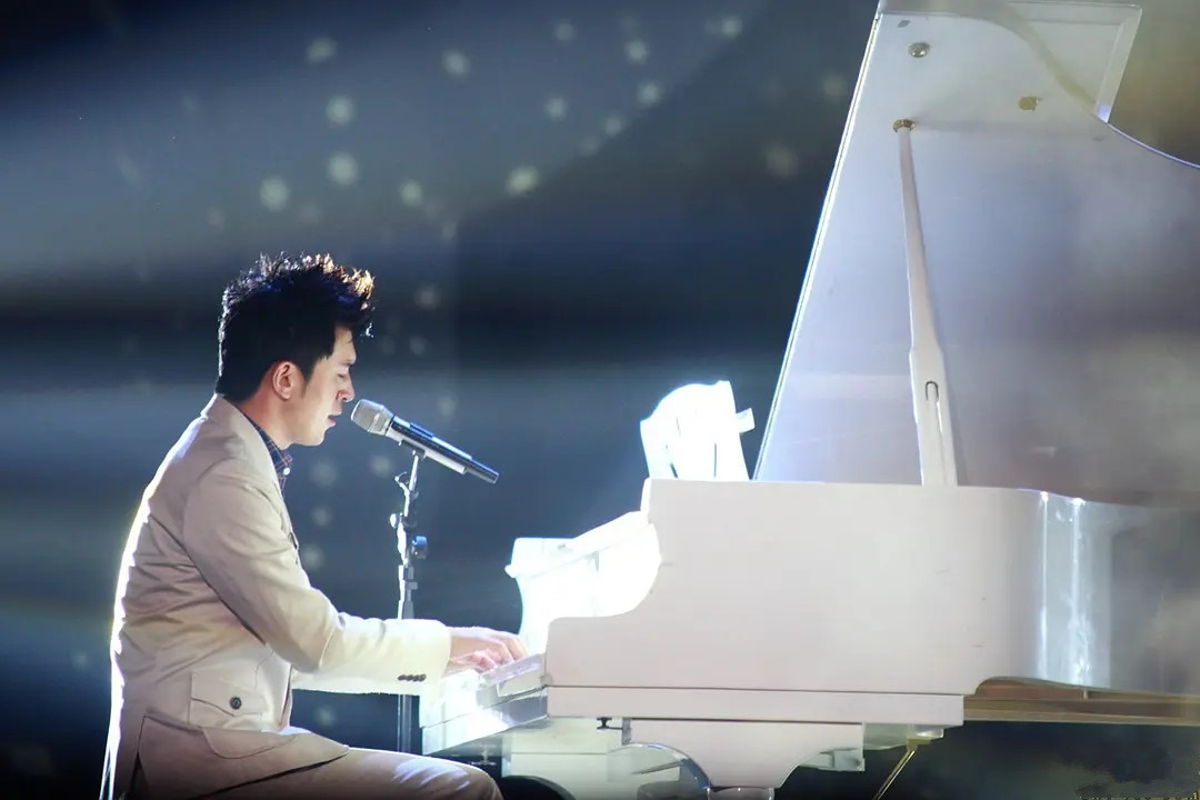 Guo Jiaming announced his divorce and showed his love to Hao Lei. He ...