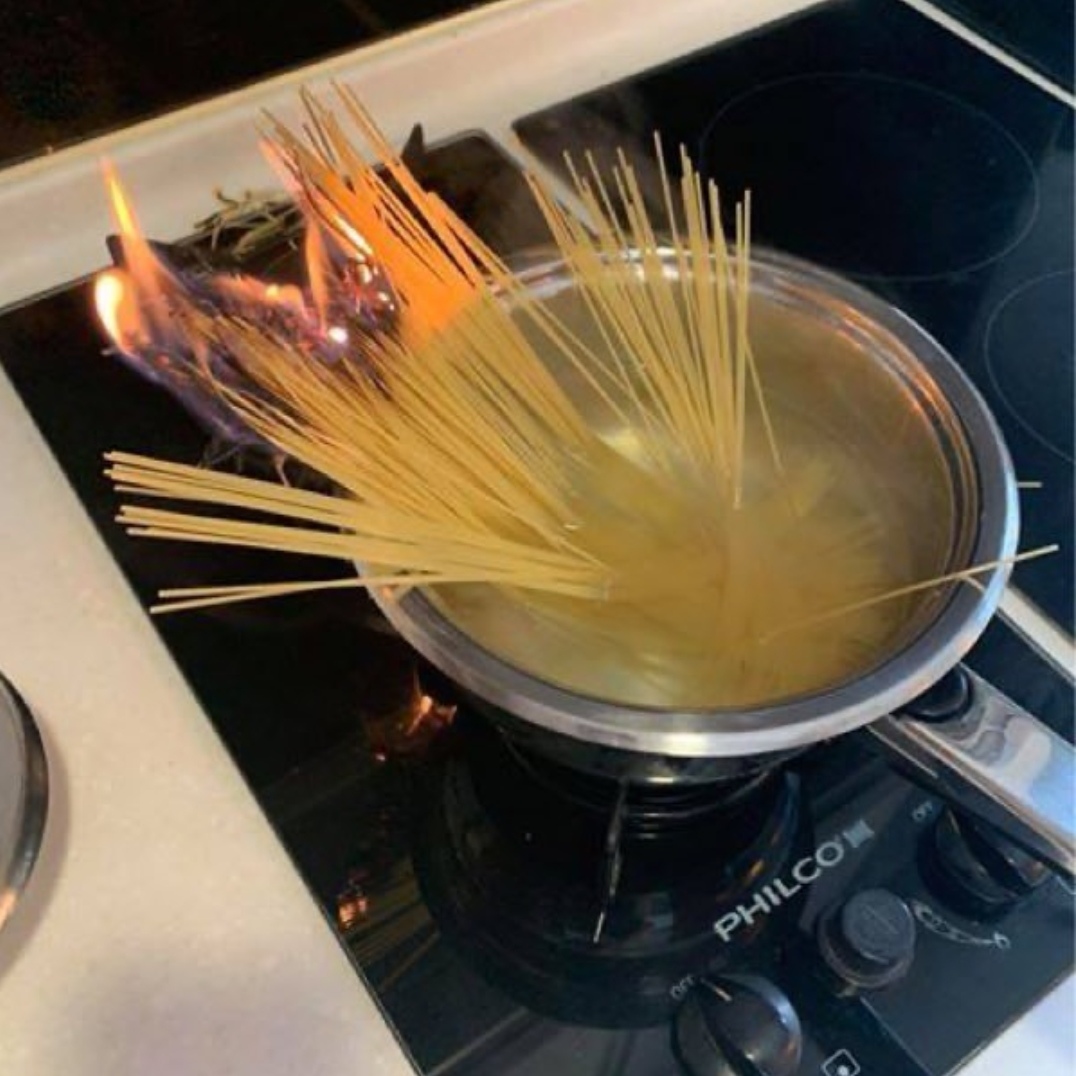 When cooking becomes a disaster scene, there is always a scene like ...