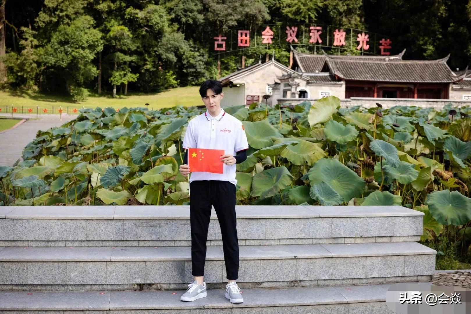 Tang Yuzhe took photos of the site of the Gutian Conference on multiple ...