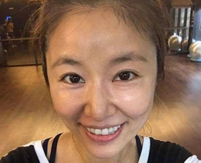 There is a kind of "aging" called Ruby Lin giving birth to a baby ...