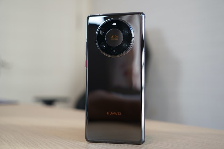 Why are Huawei phones sold so expensive, but still many people like ...