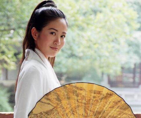 Ye Xuan was "dropped her head" by fate and was buried as early as her ...