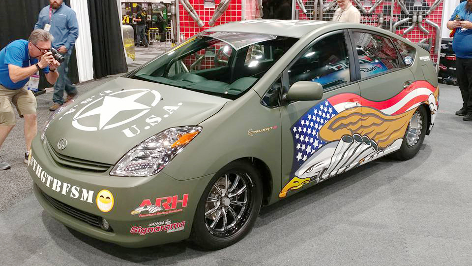 Hellcat V8 is installed in Prius!The 11 craziest engine transplants - iNEWS