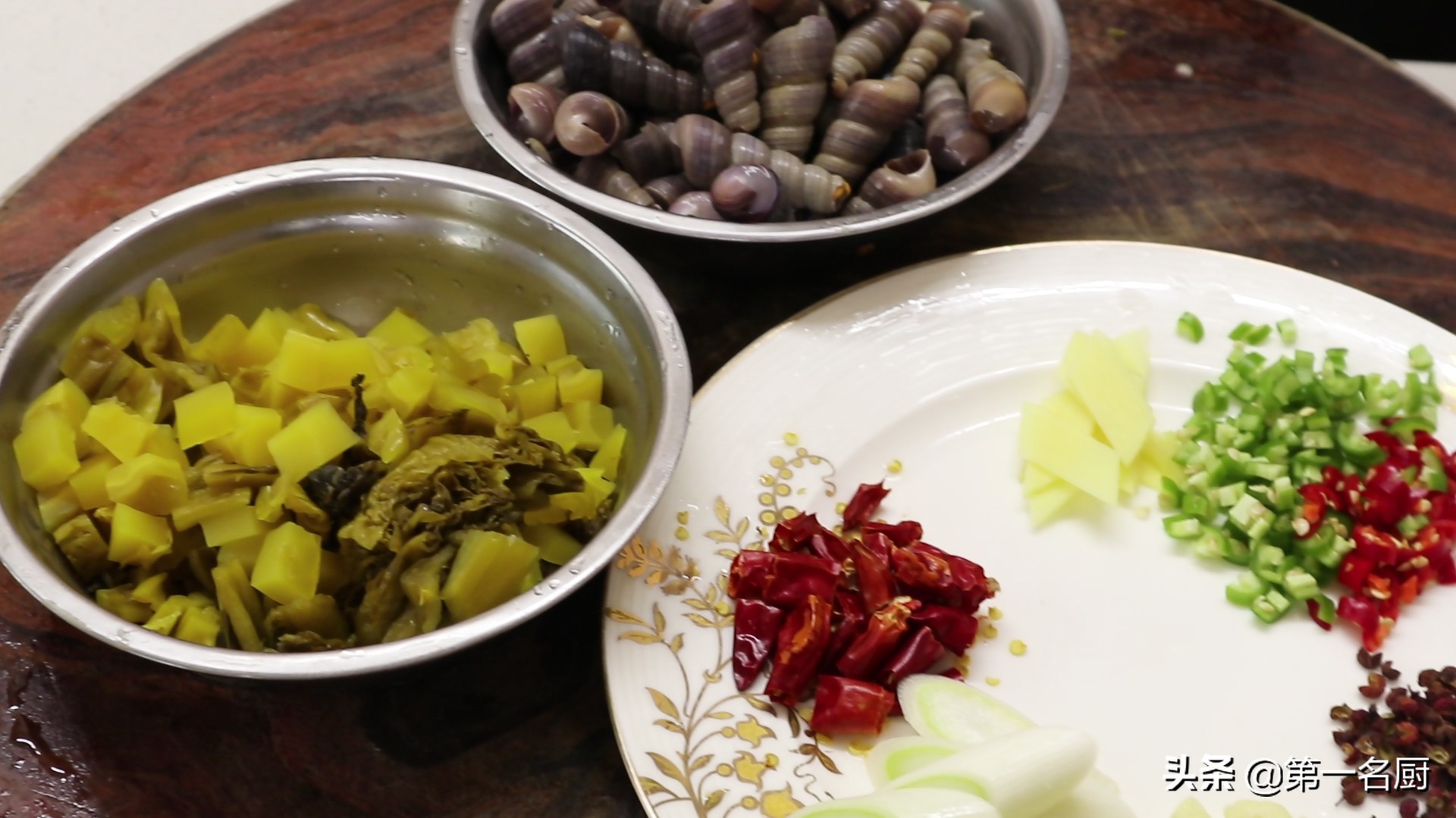 How to make snails delicious?Try it with this kind of ingredients, it's ...