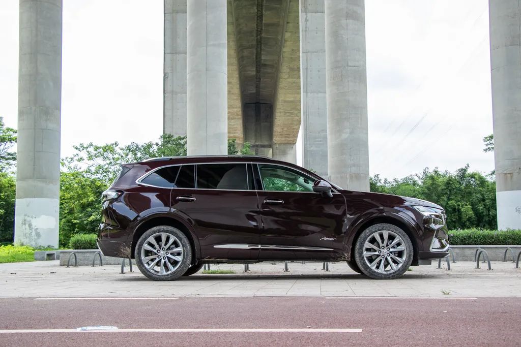 A marked value of 30,000?Test drive the Envision Plus Avenir five ...