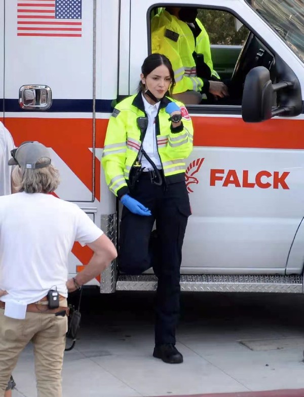 The goddess Aisha wears a vest to show her abdominal muscles, and fitness pants outline her ...