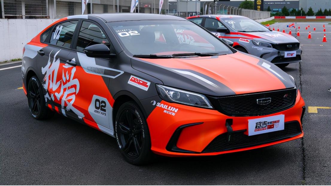 Drive the new Binrui on the track to experience the super lucky track ...