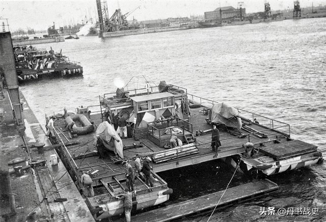 It is a transport ship, an anti-aircraft turret, a fire support ship ...