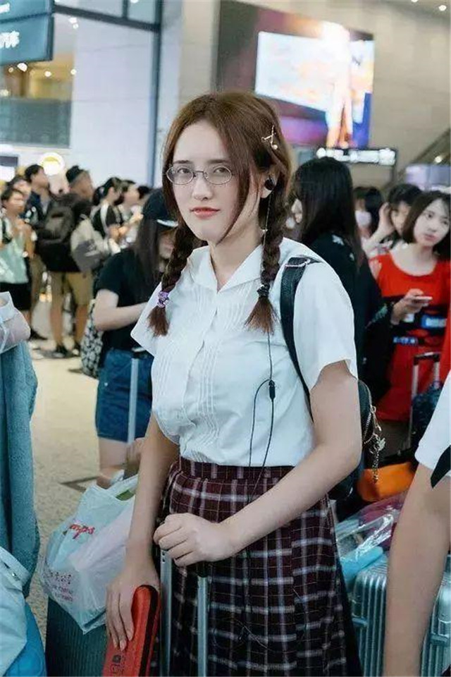 19-year-old actress Du Yuwei confirmed that she had committed suicide ...