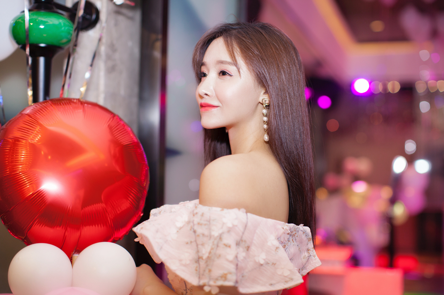 8 "obsessed with plastic surgery" actresses, some have deformed faces ...