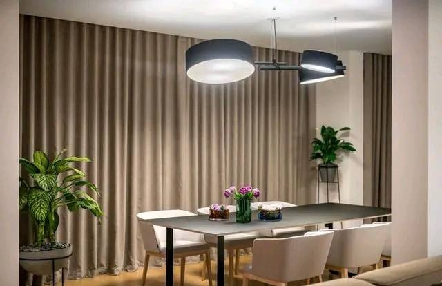 Large flat floor of 198 square meters, simple design counterattack the ...