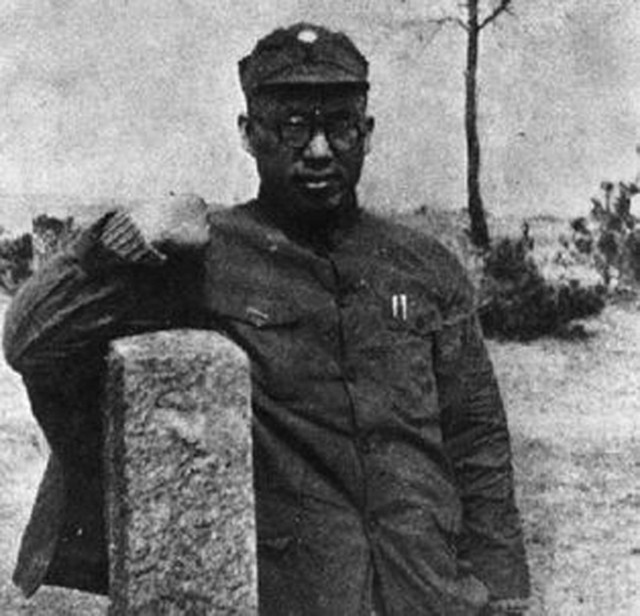 When Luo Ronghuan crossed the sea to Liaoyang in 1945, he was ...