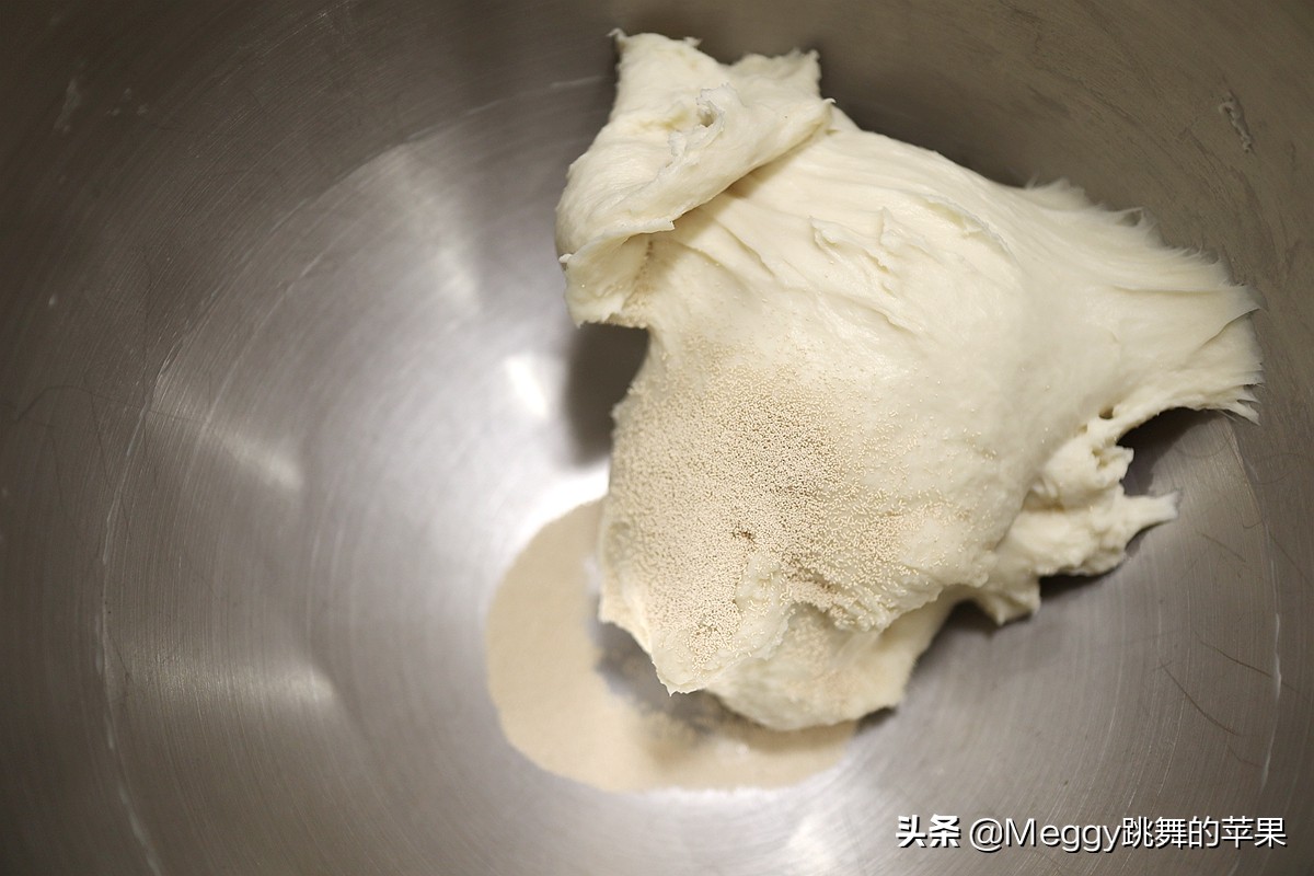 Awesome Mexican taro mashed bread, shaped like a small straw hat ...
