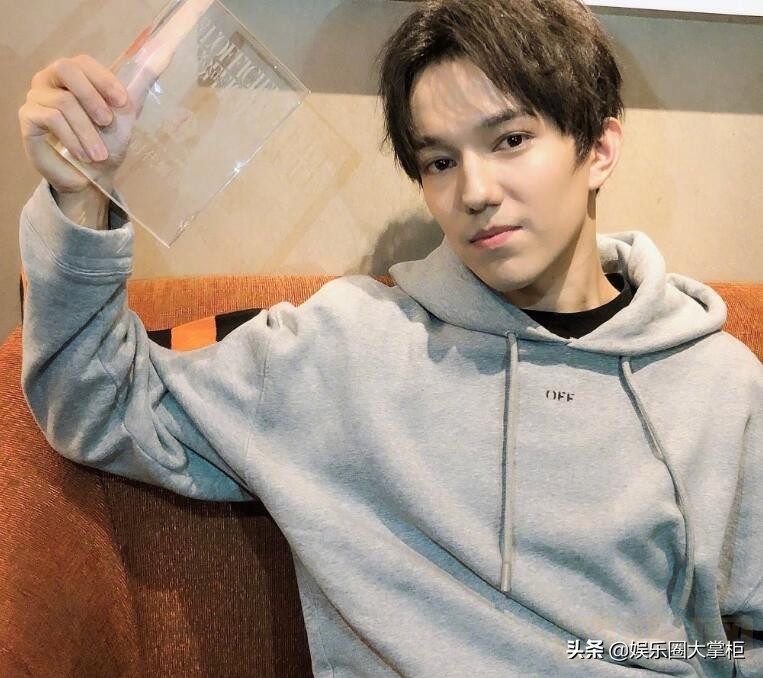 From a national treasure singer to a day without food, Dimash's story ...