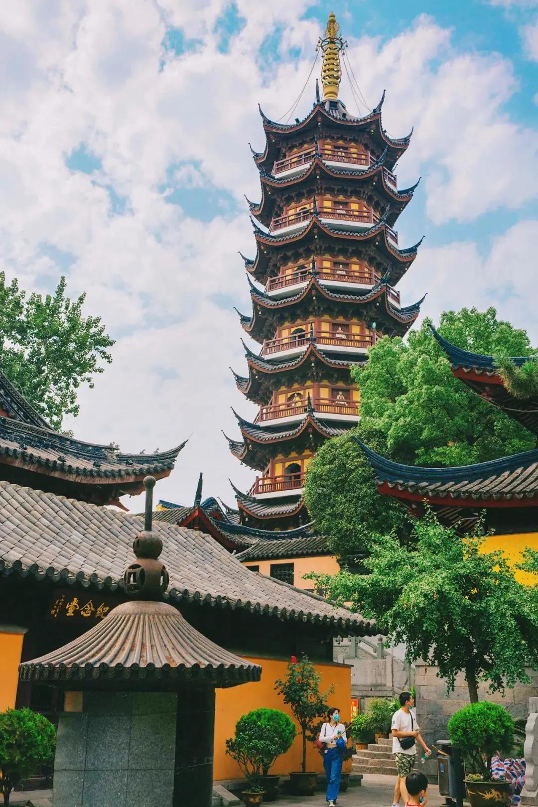 Shui Cun Shan Guo Jiu Qi Feng-Metaphor of Temple Tower in Painting - iNEWS