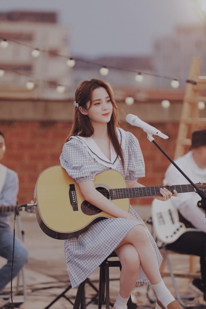 Ouyang, Nana, Wang Yuan, Zhou Shen, Xu Songpushu, sing the graduation ...