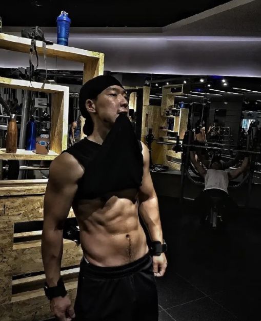 The handsome life of Wu Xiaoliang, the actor Sun Xing in "Sweeping the ...