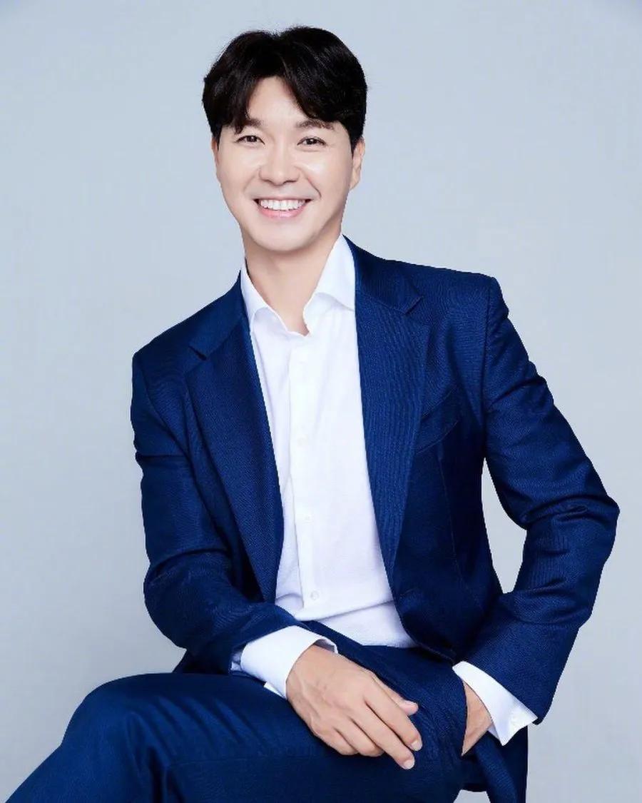 Entertainer Park Soo Hong announced his marriage - iNEWS