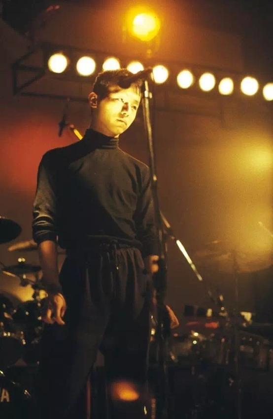 Dou Wei's image has evolved to this day, and he has become a fairy like ...