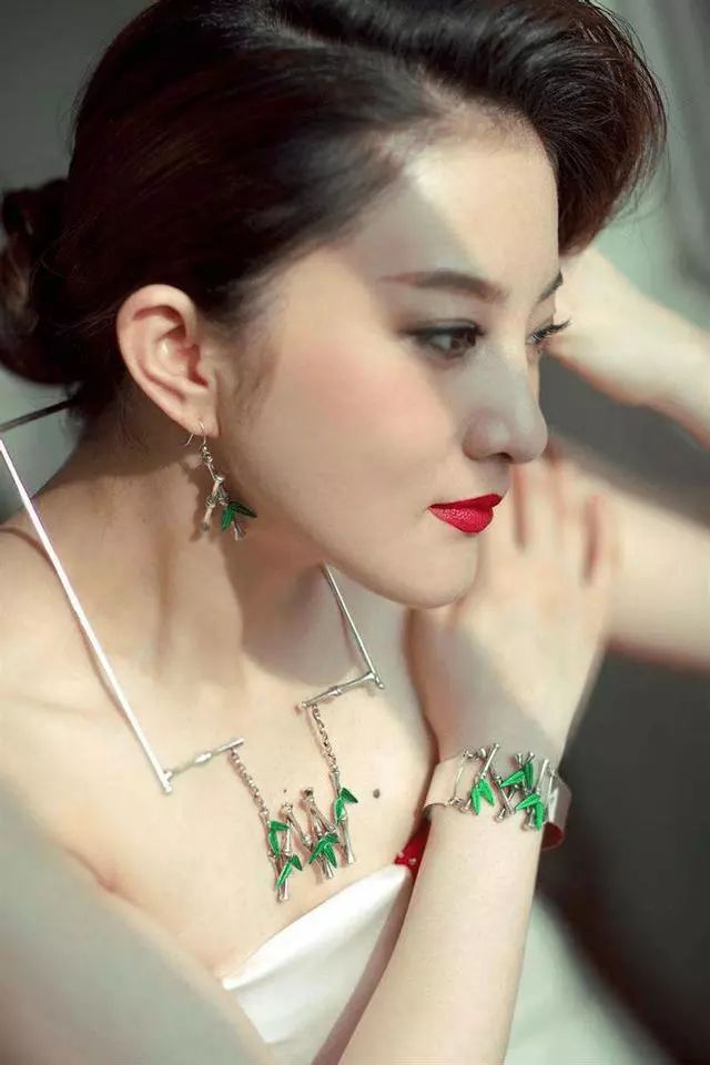 The 9-year-old child star Jin Ming has been "secretly crushed" by Sa ...