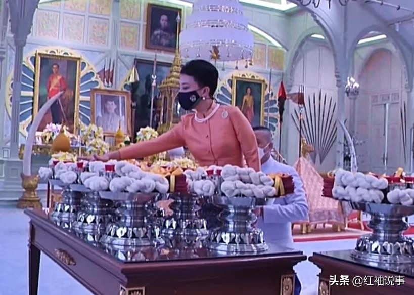 The 43-year-old princess Pha, who is loyal and filial, appeared in the ...