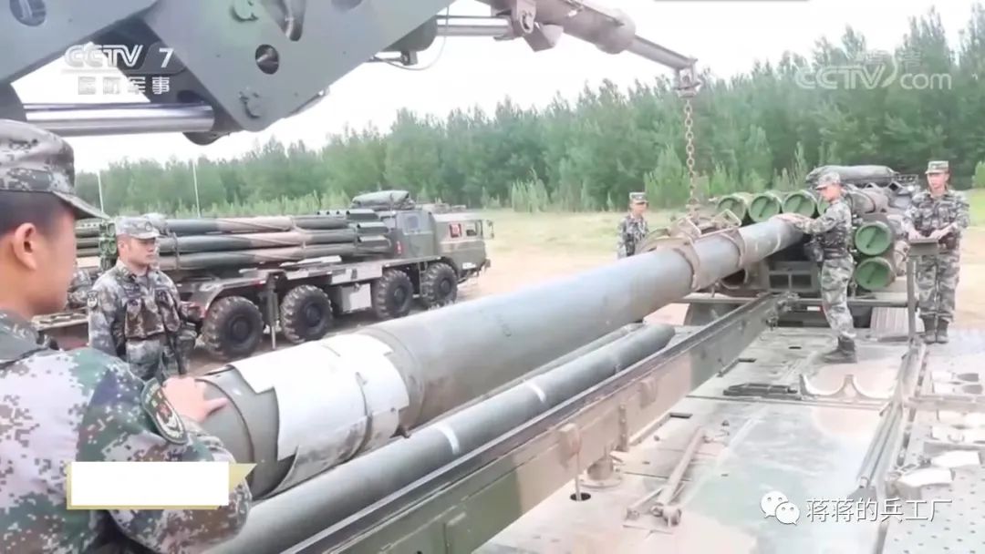 Explain the modular loading of the PHL-191 long-range rocket launcher ...