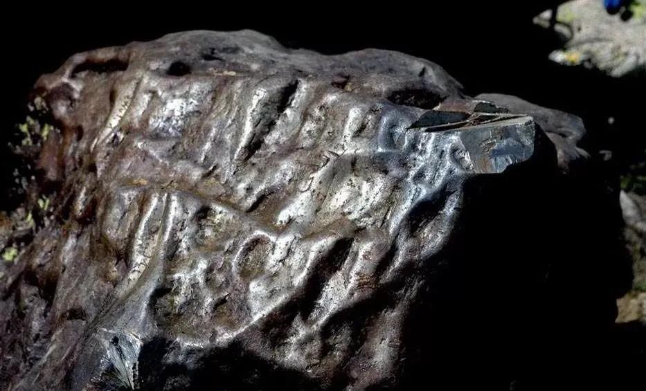 Why is it so expensive to make swords from meteorite iron! - iNEWS