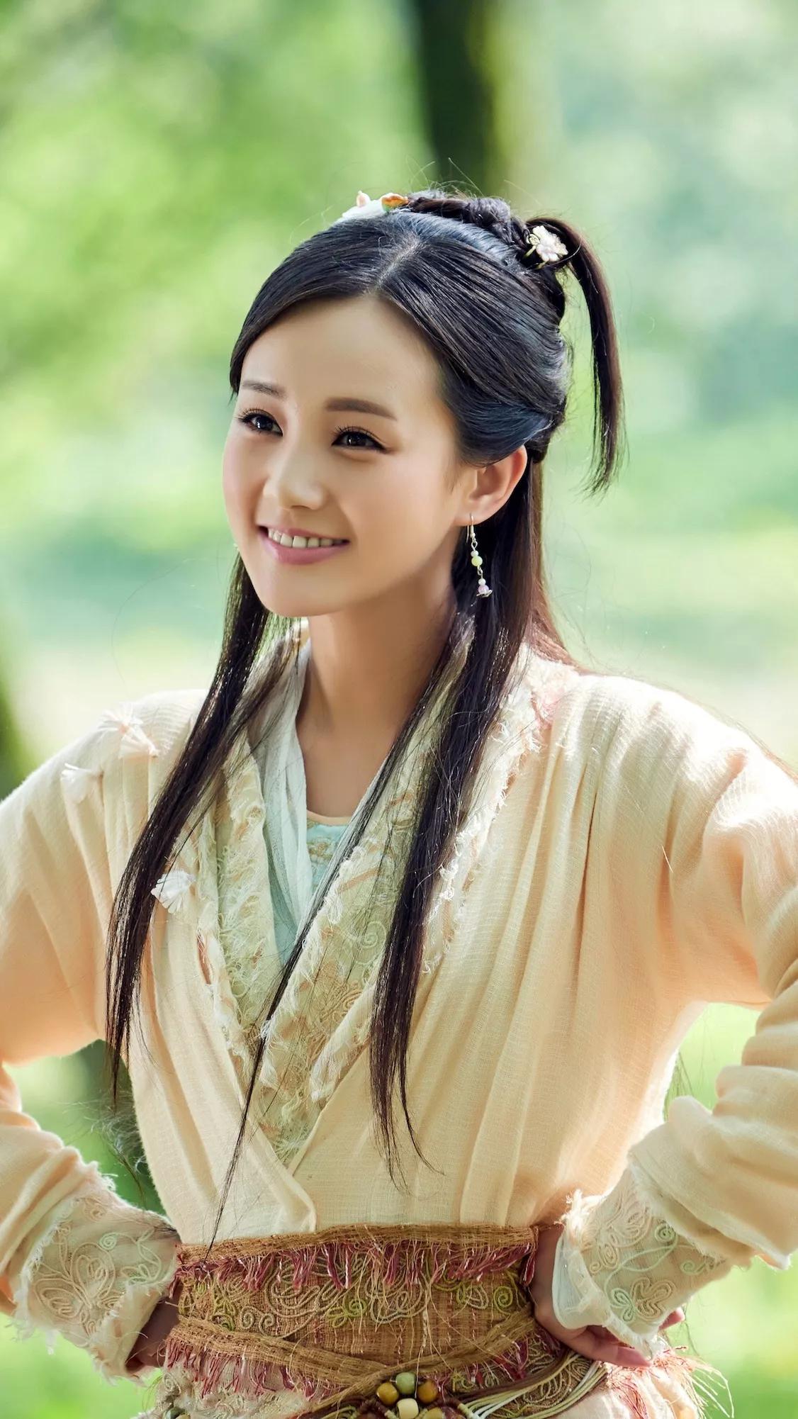 Li Yitong's cutest photos - iNEWS