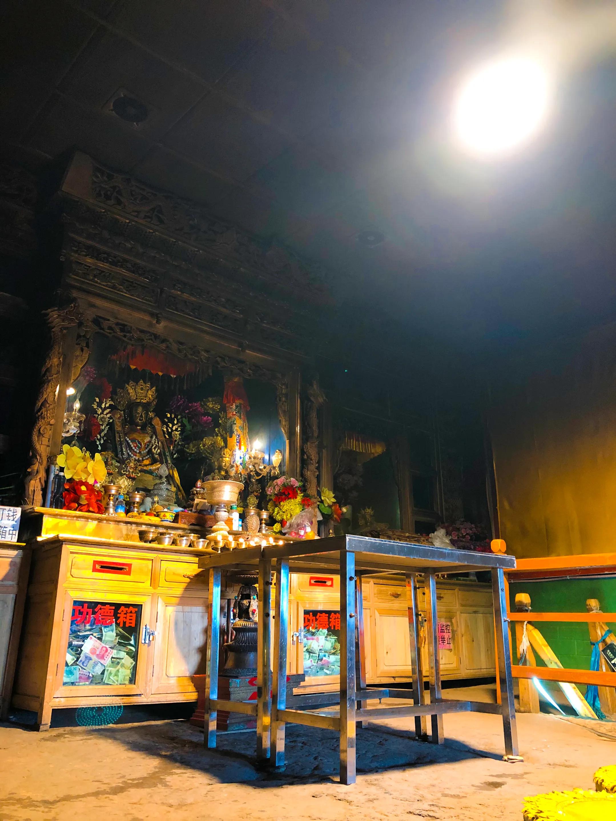 The Matisi Grottoes built on the cliffs, the only plank road in China ...