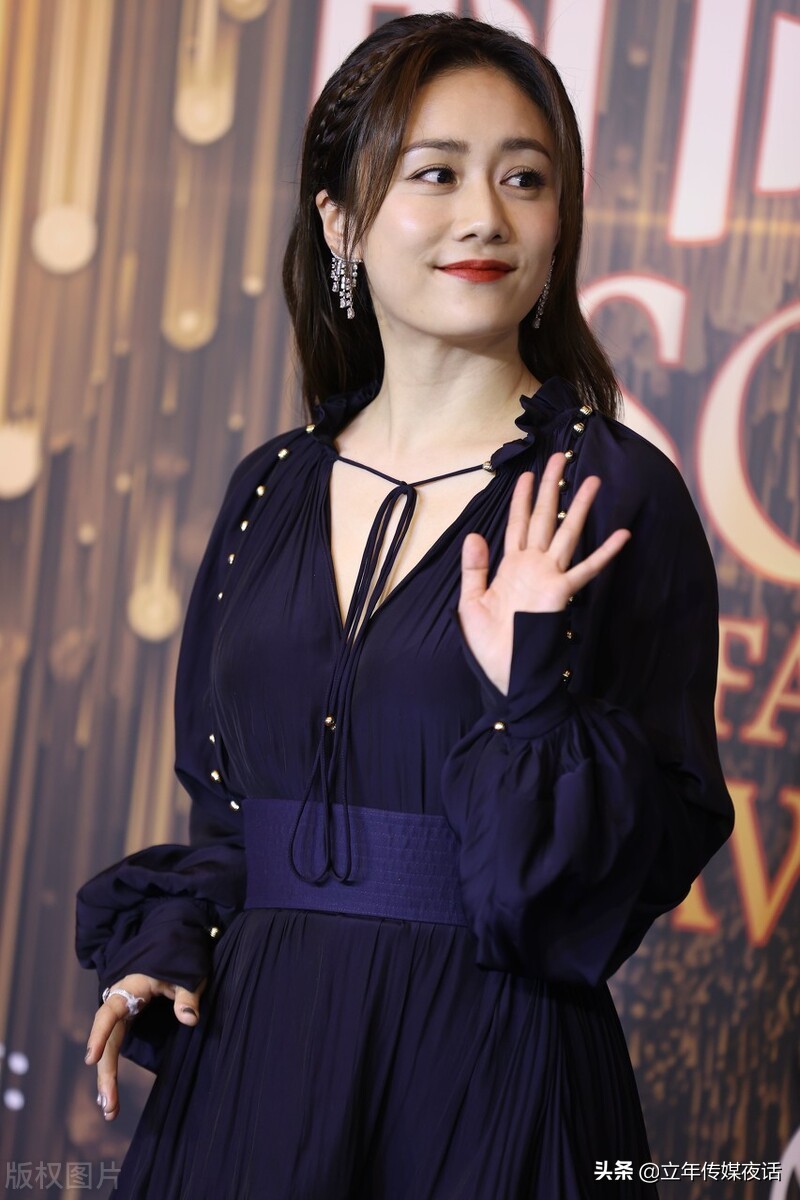 Meng Jia: "BAD BUT GOOD" "Hush" "Sister Riding the Wind and Waves ...