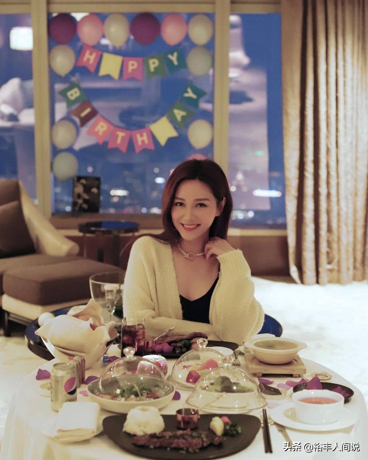 Ma Guoming Tang Luowen showed affection on the spot, flirted sweetly ...