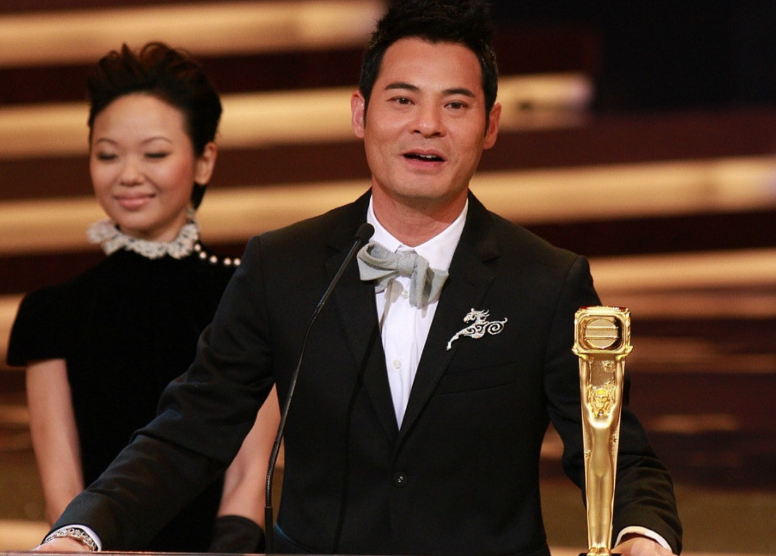 "Professional villain" Zheng Zicheng rarely showed up, 57 years old and ...
