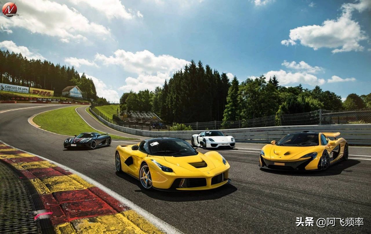 Good guys!Rare color matching new Ferrari LaFerrari appeared in the ...