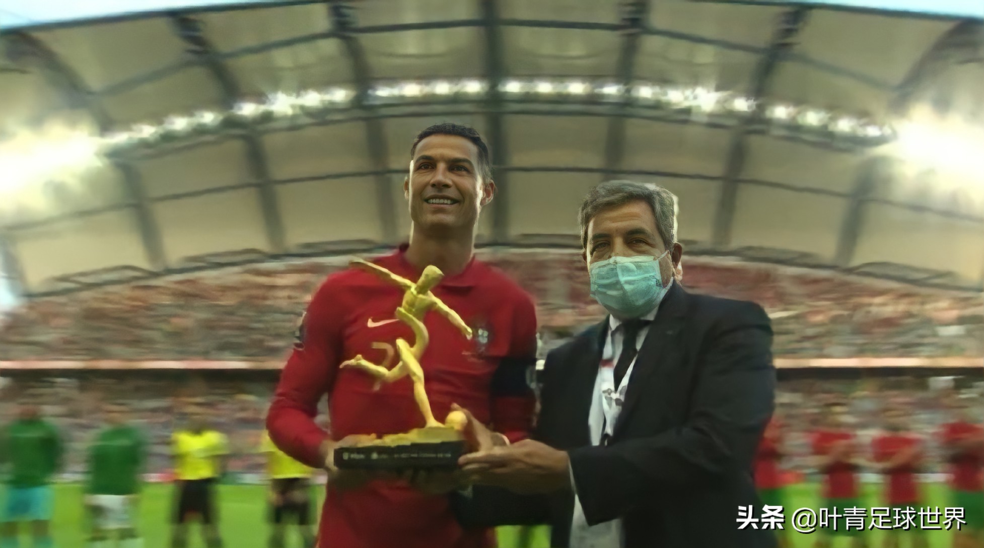 Ronaldo is angry: he was provoked before the penalty kick and slapped ...