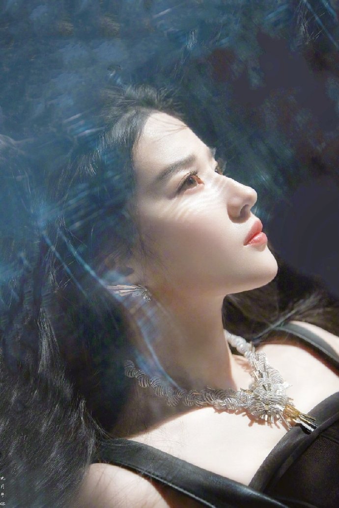 Chen Jinfei became popular with Liu Yifei, her debut is the pinnacle ...