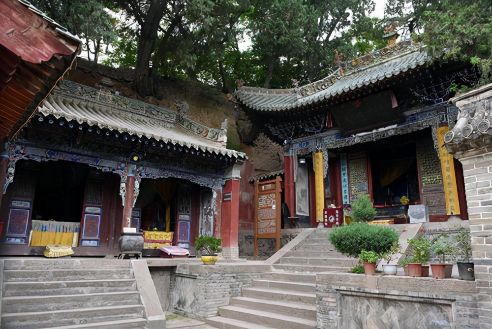 Tomb of Li Guang (Tianshui): Although it is a burial mound, the ...
