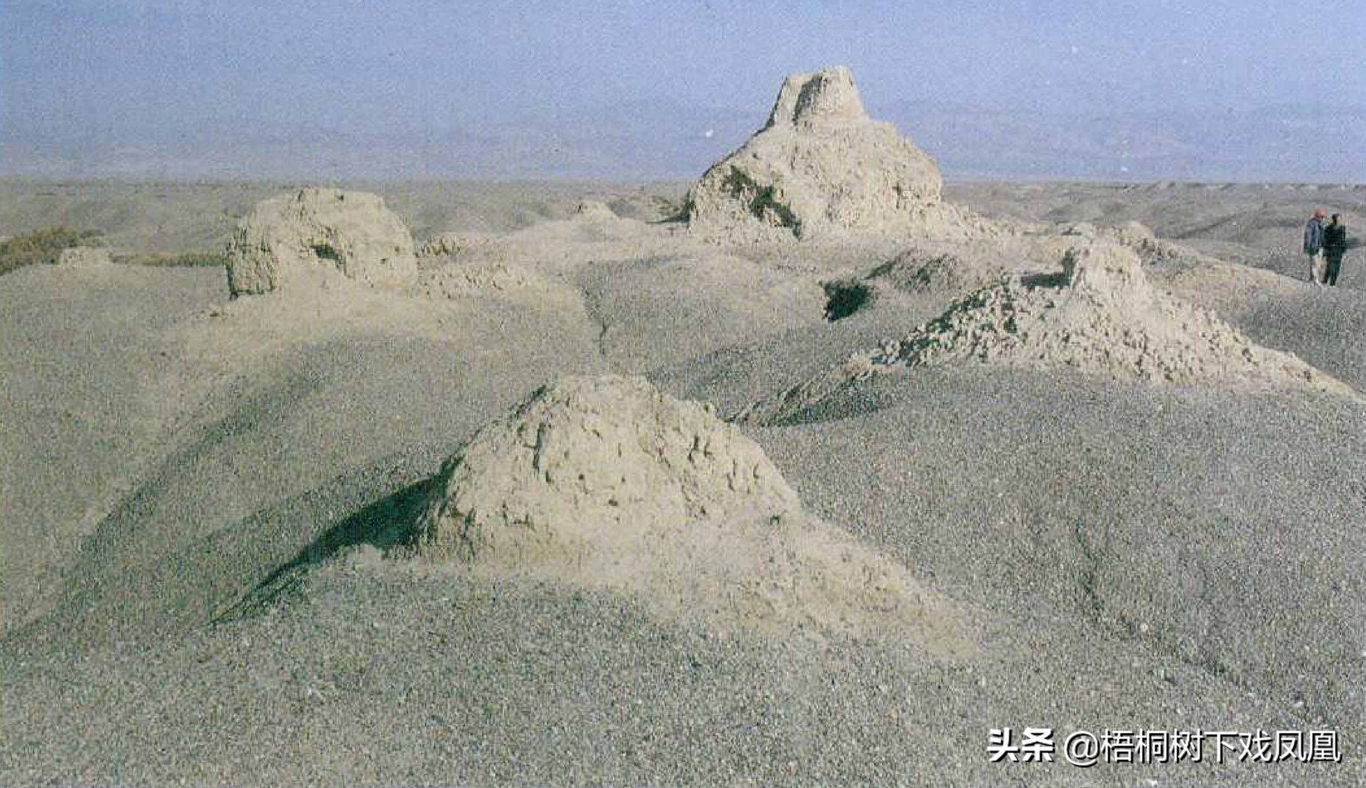 A very unusual ancient tomb was discovered in Xinjiang. The owner of ...