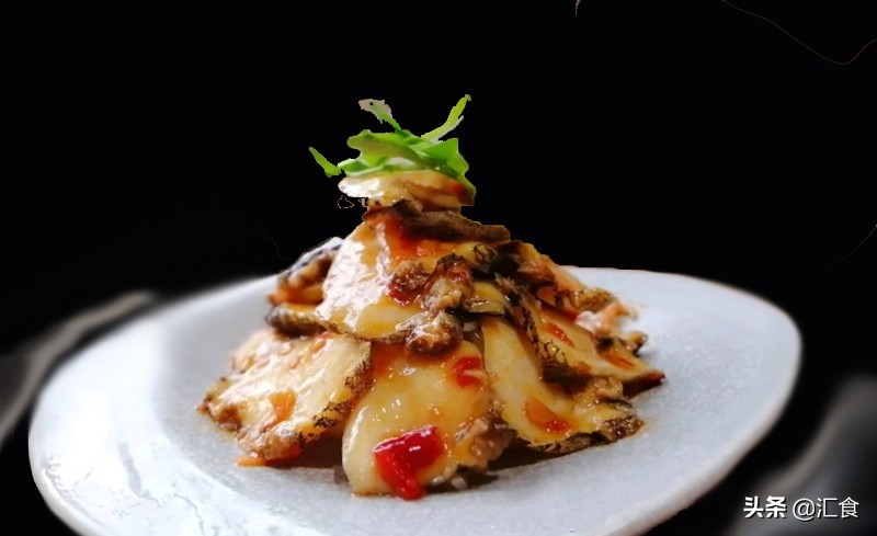 Passion fruit salmon, braised abalone slices with garlic sauce, cod ...