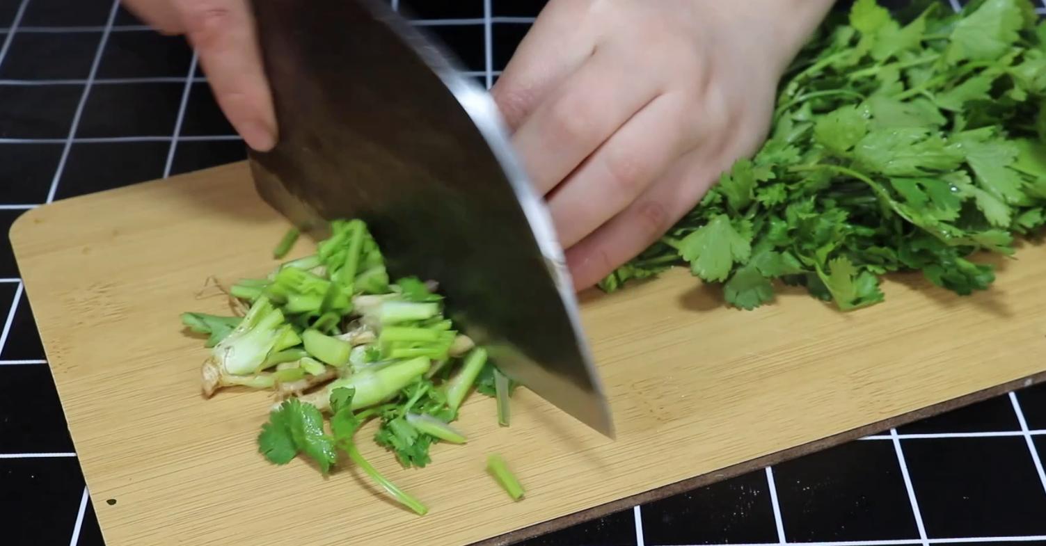 Put the coriander in the bag and keep it fresh for one year. It is the ...