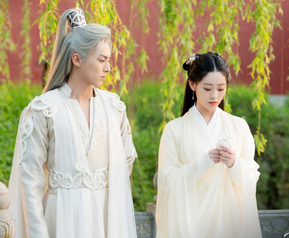 "Yulong" is still on the air, Zhu Xudan sweetly loves the drama ...