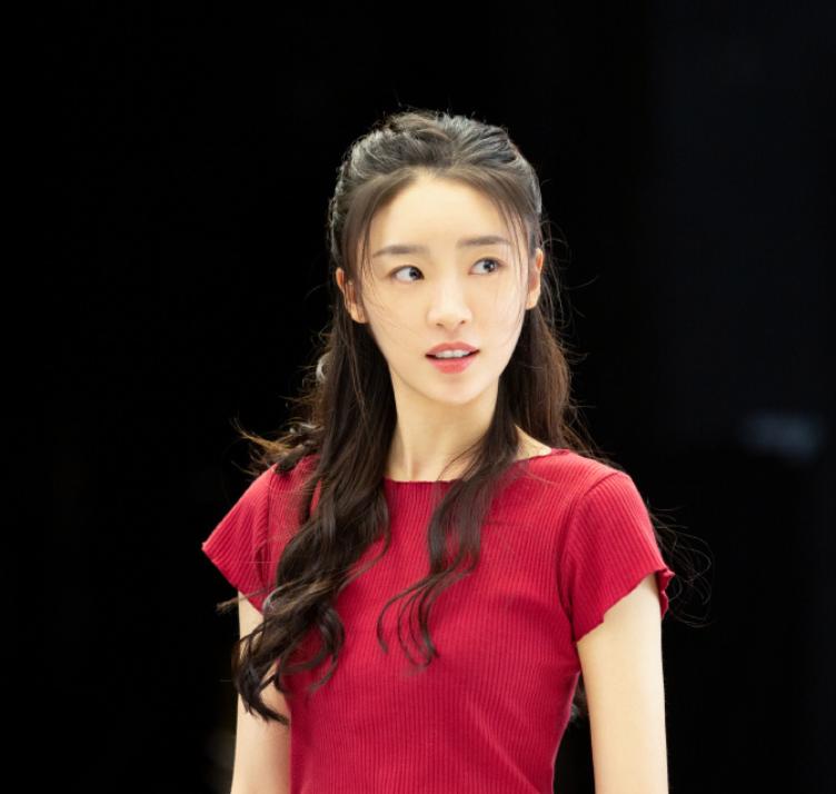 Yuan Bingyan finished another costume drama. Seeing the candidate for ...