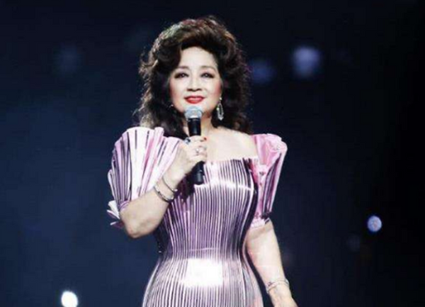 Xu Xiaofeng's early life: debuted at the age of 17, moved 13 times in ...