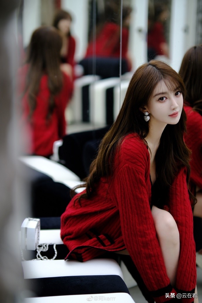Net red beauty model Ye Ke enjoys charming beauty photos, so beautiful ...