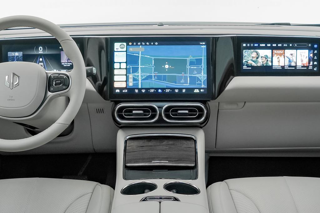 Why is the zero running C11 equipped with Qualcomm Snapdragon 8155 chip ...