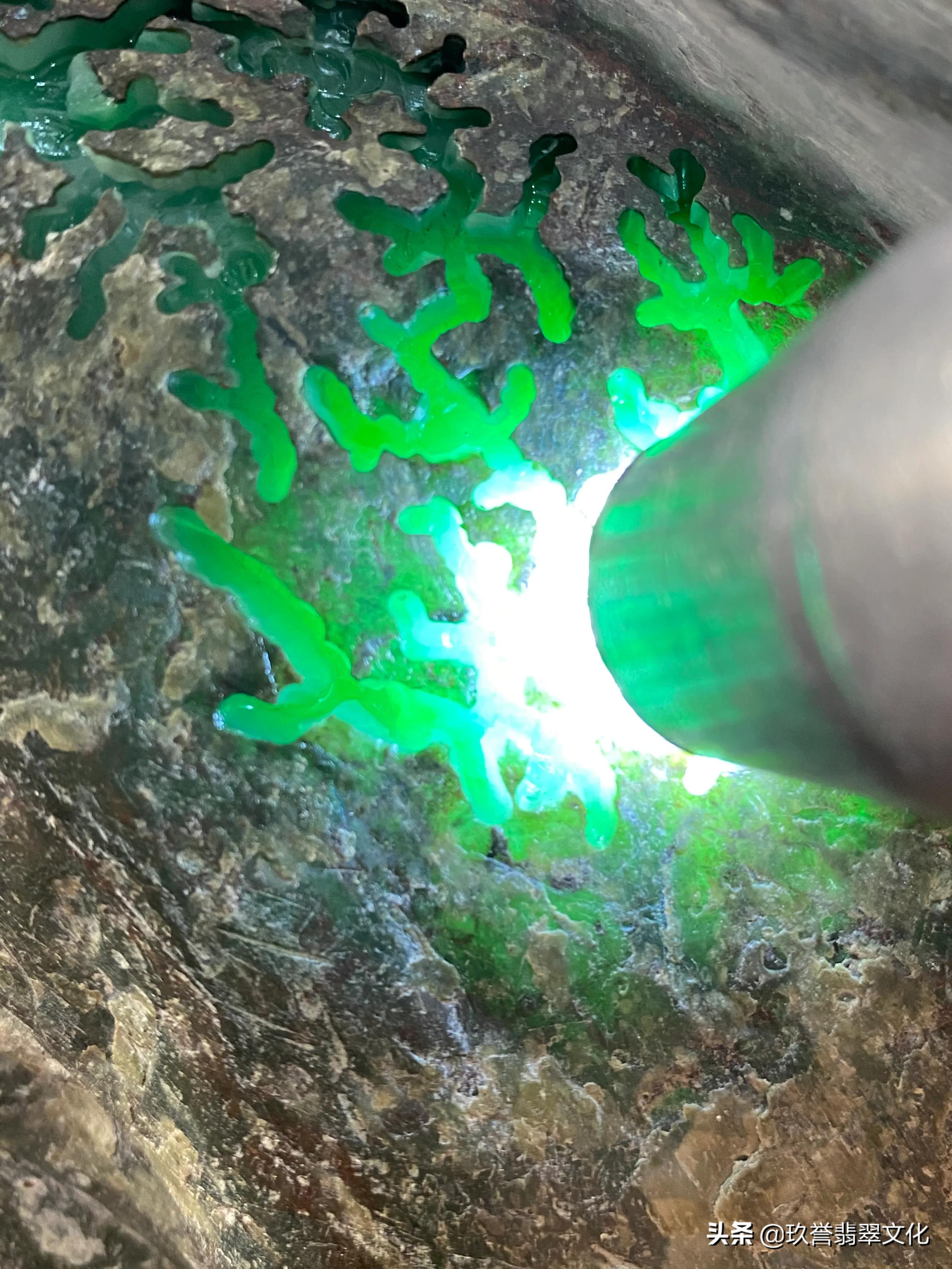 Well-known rough jadeite stones in Myanmar are commonly seen in six ...