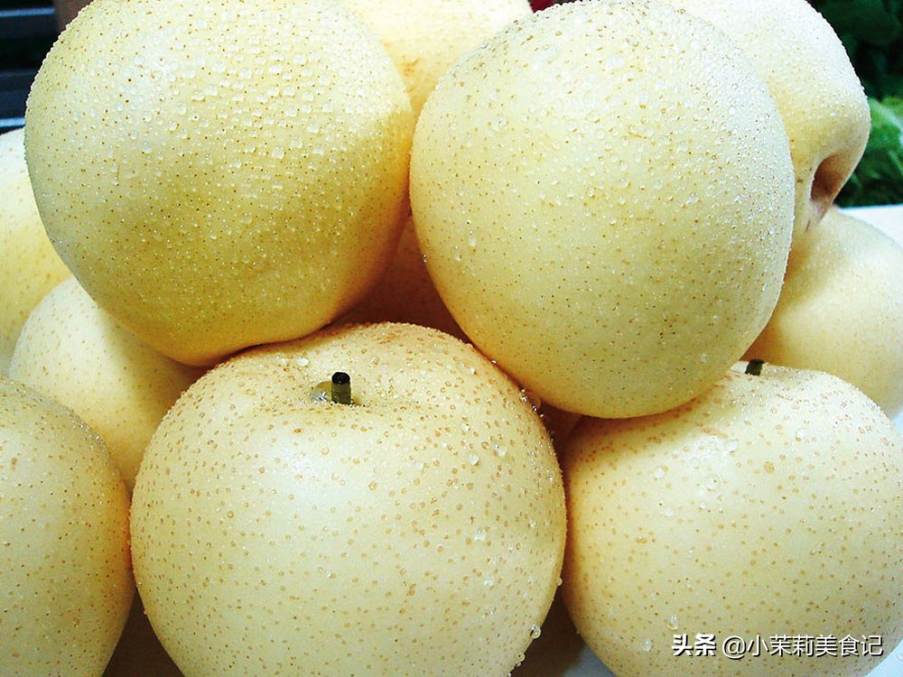 Pears are special for people in autumn. When you buy pears, you must ...