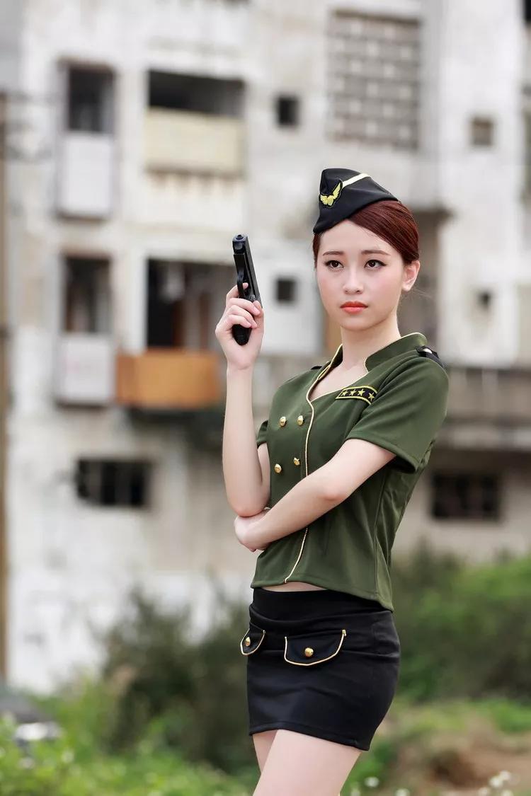 Pretty female bodyguard art photo ~ It is said that female bodyguards ...