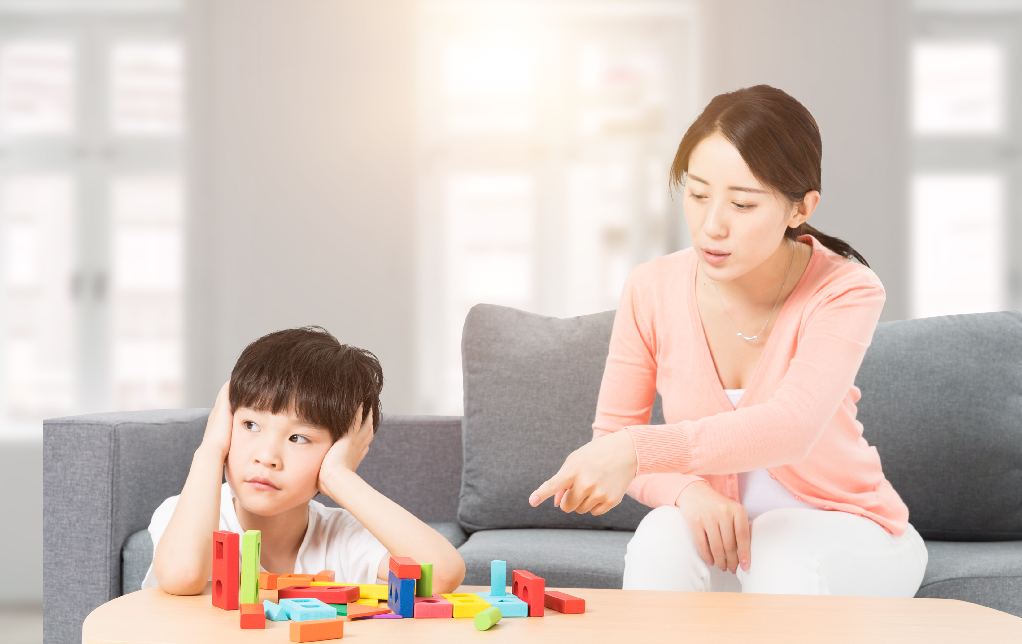 3-8 years old is the child's first rebellious period. Parents must be ...