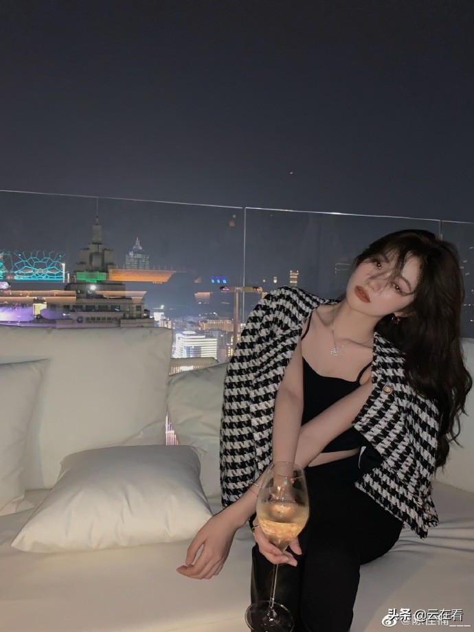 Internet celebrity beauty Chen Jianan has a charming and charming face - iNEWS