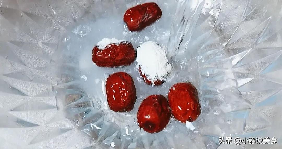 In autumn, Sydney and red dates are the perfect match. Cooked two or ...